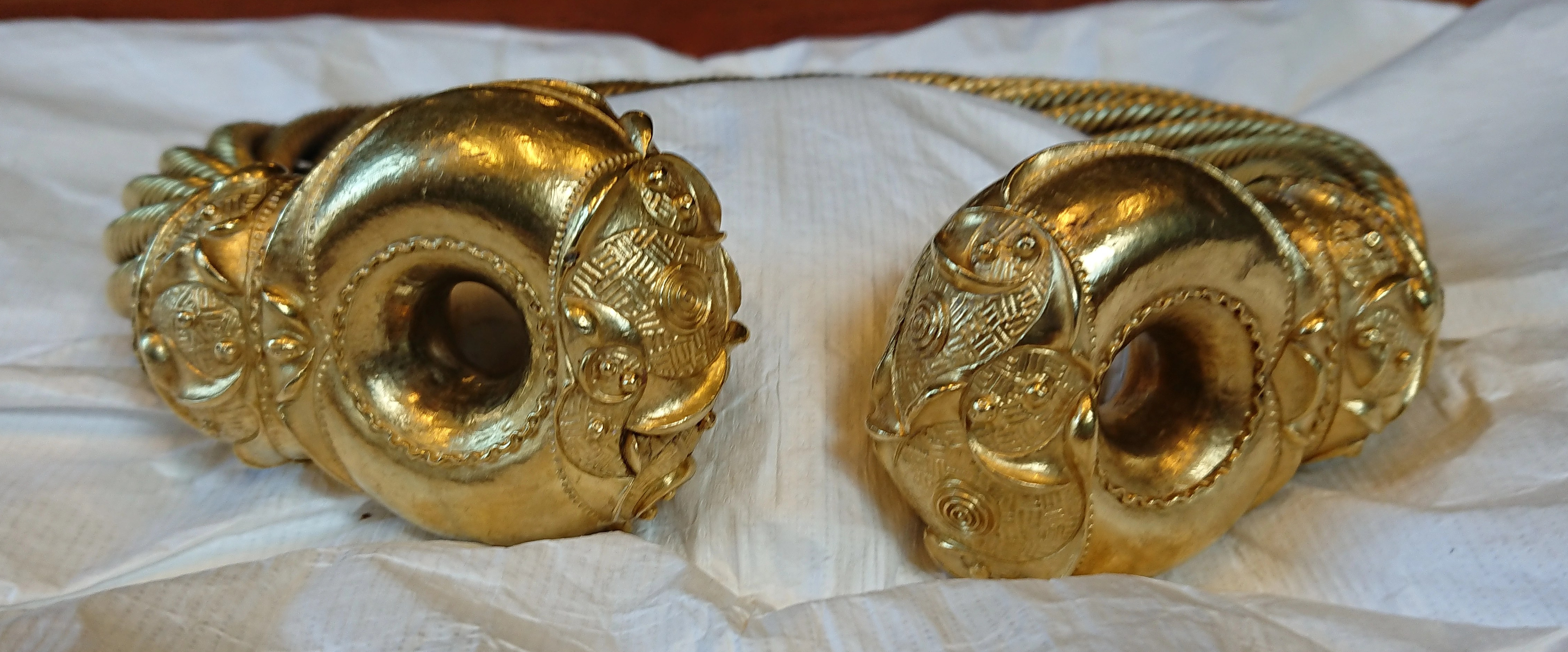 Beyond Snettisham: a reassessment of gold alloy torcs from Iron Age ...