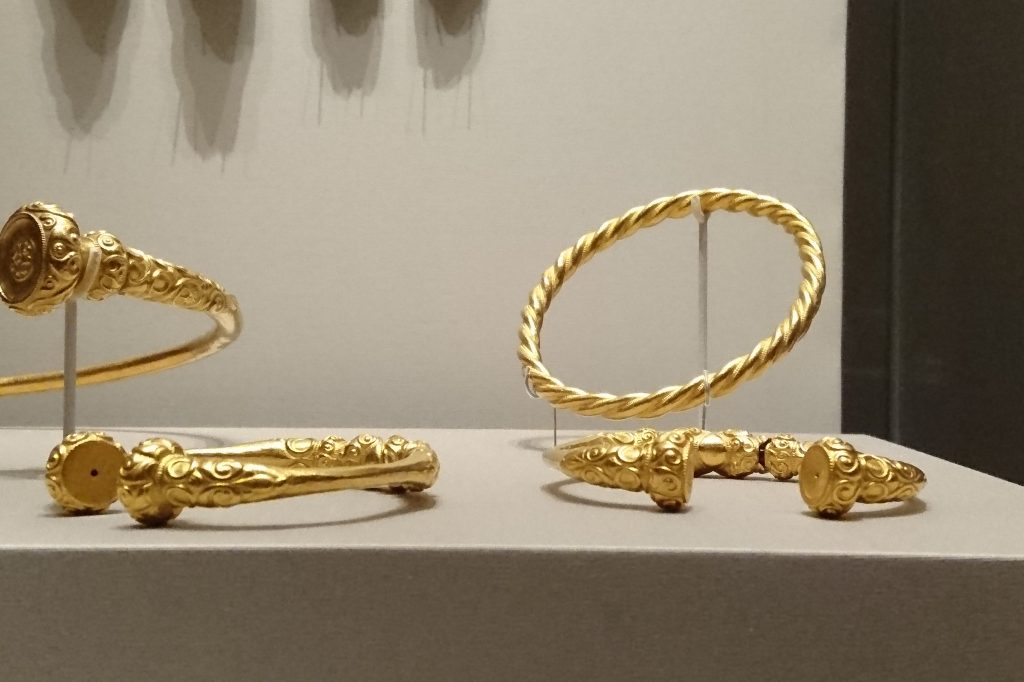 Beyond Snettisham: a reassessment of gold alloy torcs from Iron Age ...